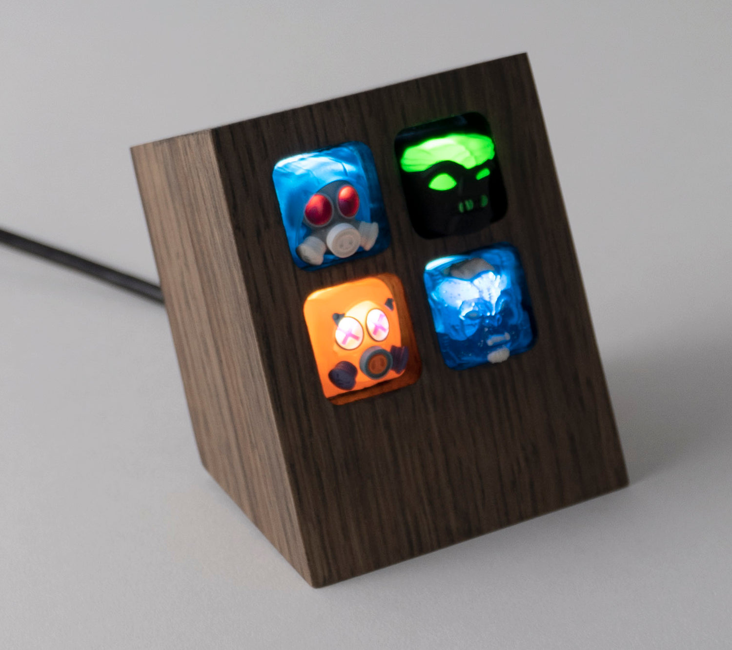 MK Custom 4-Key Wooden Backlit Artisan Keycap Display