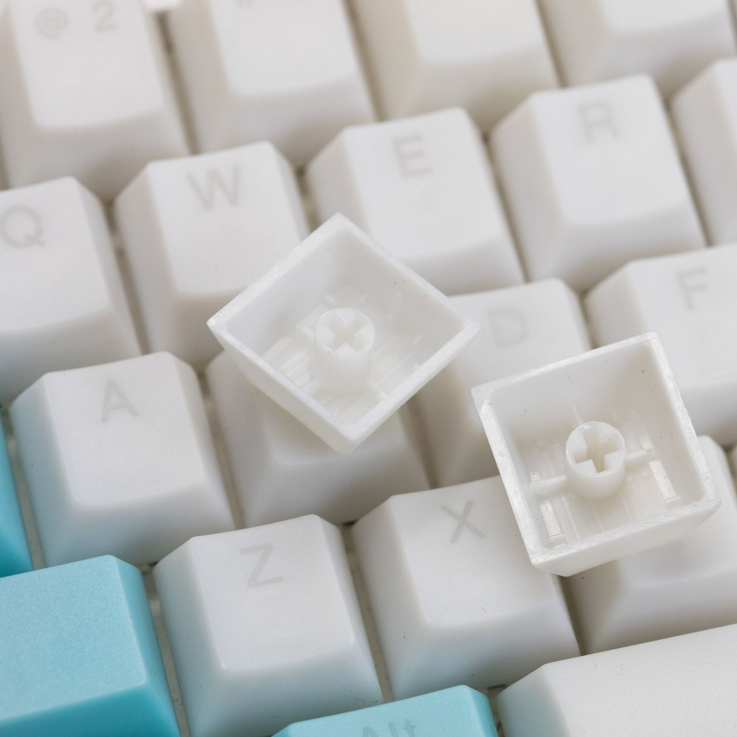 Tai-Hao Nata De Coco Blue / White 149 Key Cubic Profile Double Shot Ke