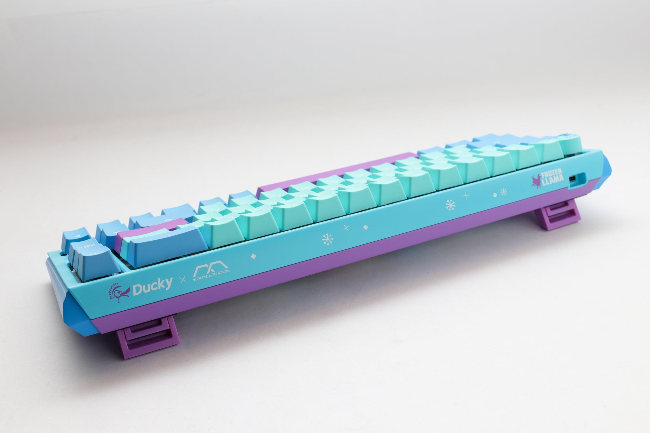 Ducky x MK One 3 SF Frozen Llama 65% Hotswap RGB Limited Edition Mecha