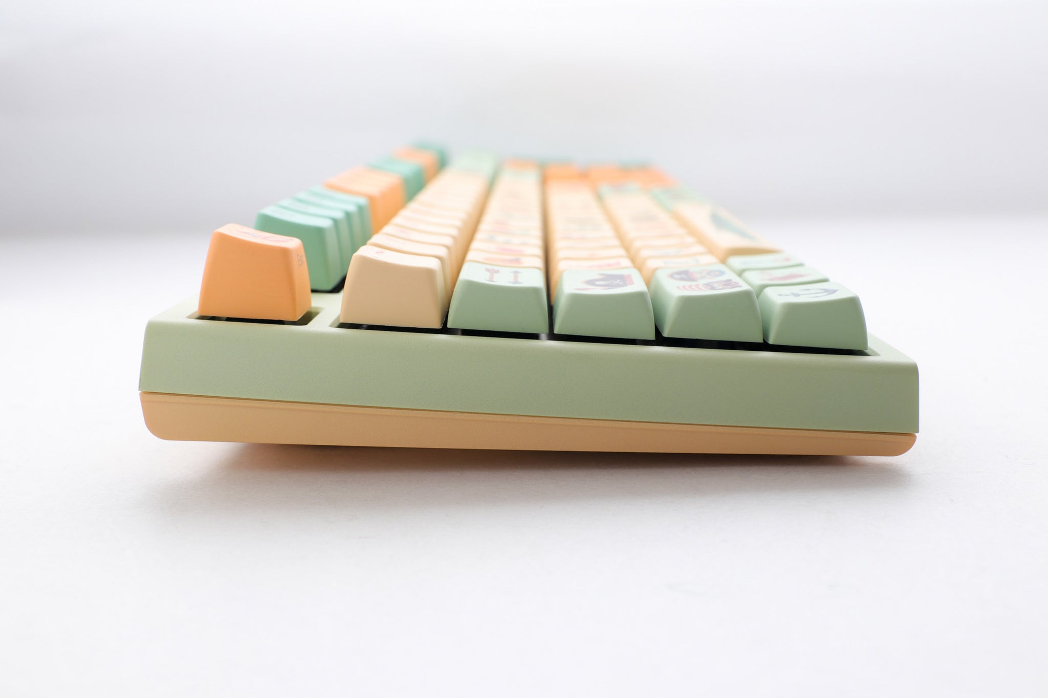 Ducky x Dimanche Peter Pan One 2 Pro Dye Sub PBT Limited Mechanical Ke