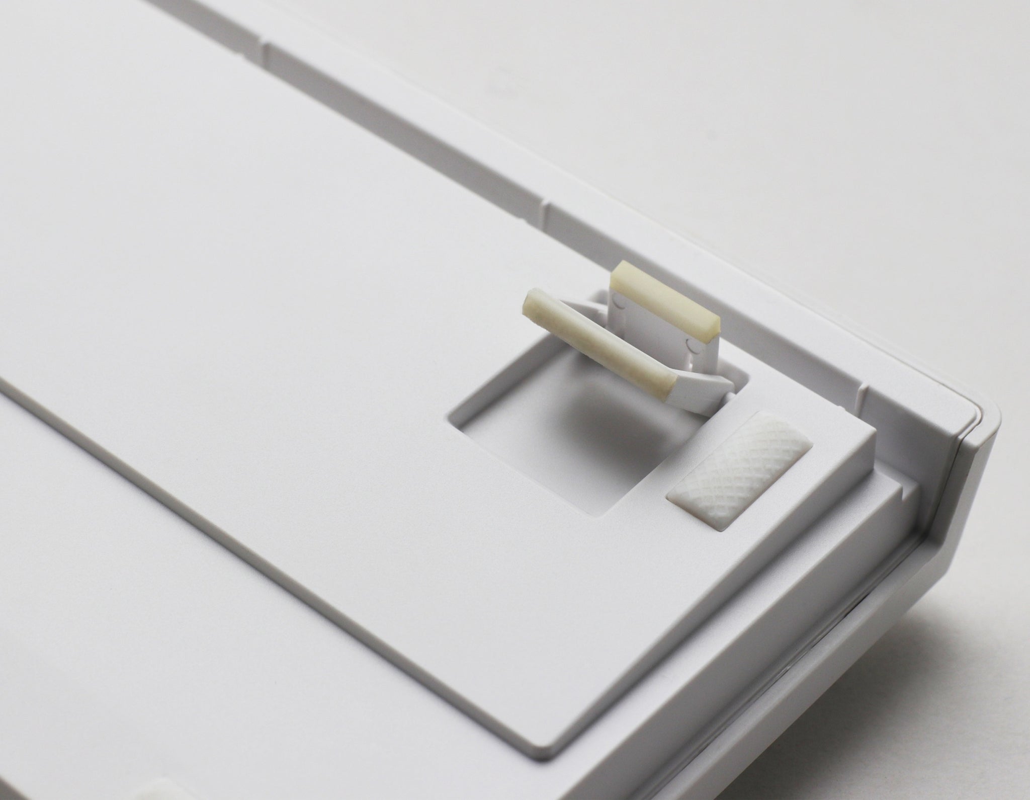 Ducky Zero 6108 White Hotswap Wireless RGB Mechanical Keyboard