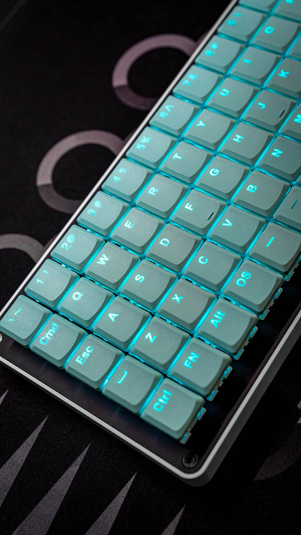 Tai-Hao Mint Blue THT Backlit 65 Key Double Shot PBT Low Profile Keyca