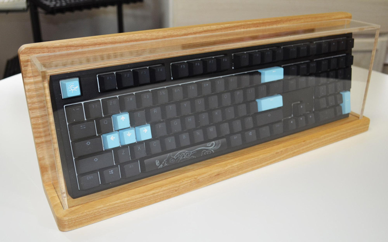 MK Santa Maria Full Size Ash Wood Acrylic Keyboard Display