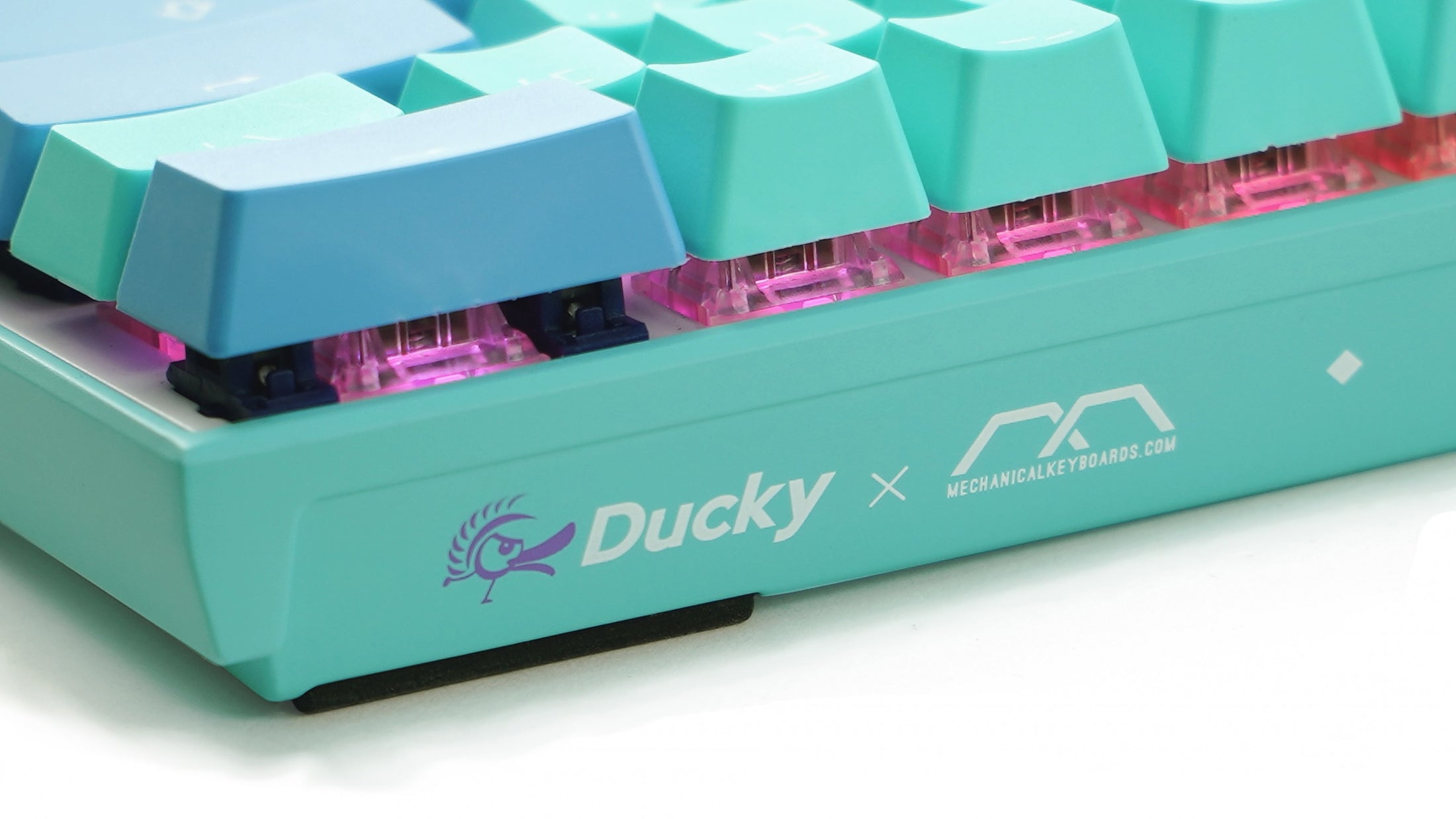 Ducky x MK Frozen Llama Mecha Mini v2 RGB LED 60% Double Shot PBT Mech