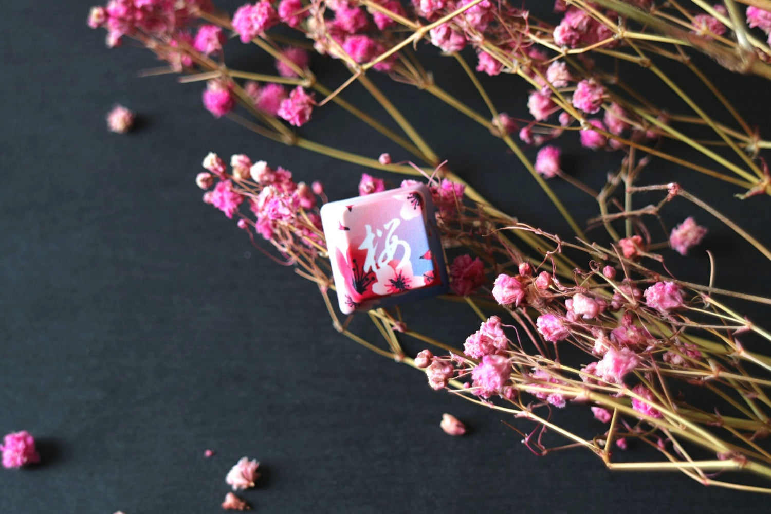 Traitors Sakura Shiro 6 Key OEM Profile Dye Sub Keycap Set