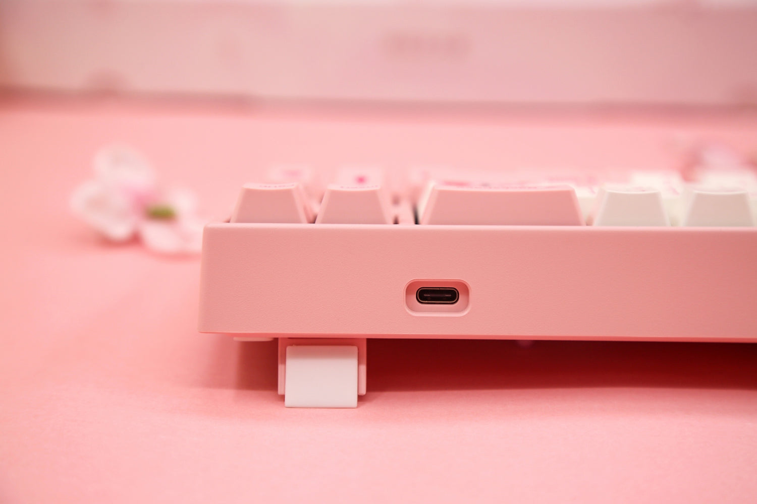 Ducky x Varmilo Miya Mac Pro Sakura Round 2 White LED 65% Double Shot